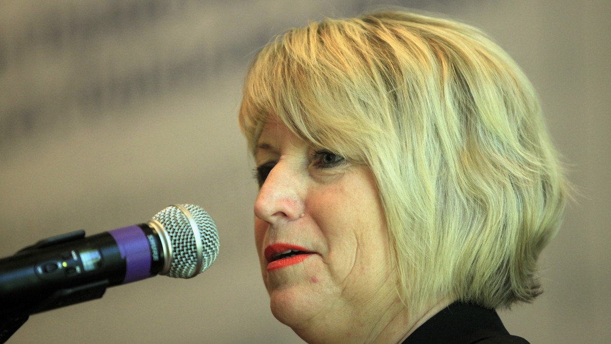 Pieper odwiedziła rannych w wypadku polskiego autokaru - Wiadomości