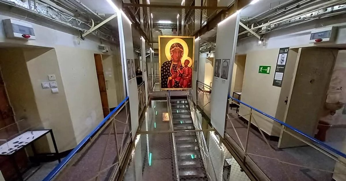 Komuniści uwięzili obraz Matki Boskiej z Częstochowy. Symbol walki z ...