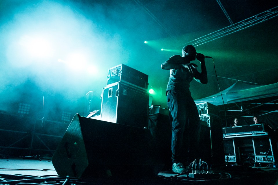 T-Mobile Nowe Horyzonty 2016. The Bug feat. Flowdan & Miss Red w ...