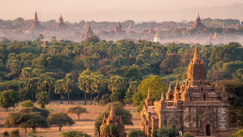 Mjanma - tam czas zatrzymał się 100 lat temu! - Podróże
