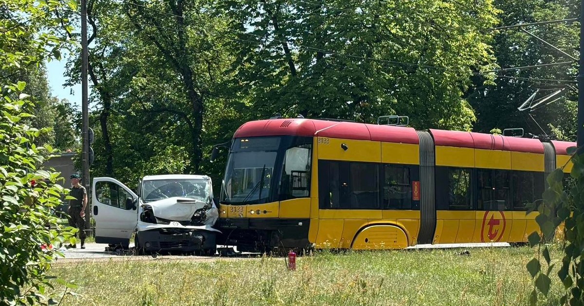 Jedna osoba ranna. Wjechał wprost pod tramwaj