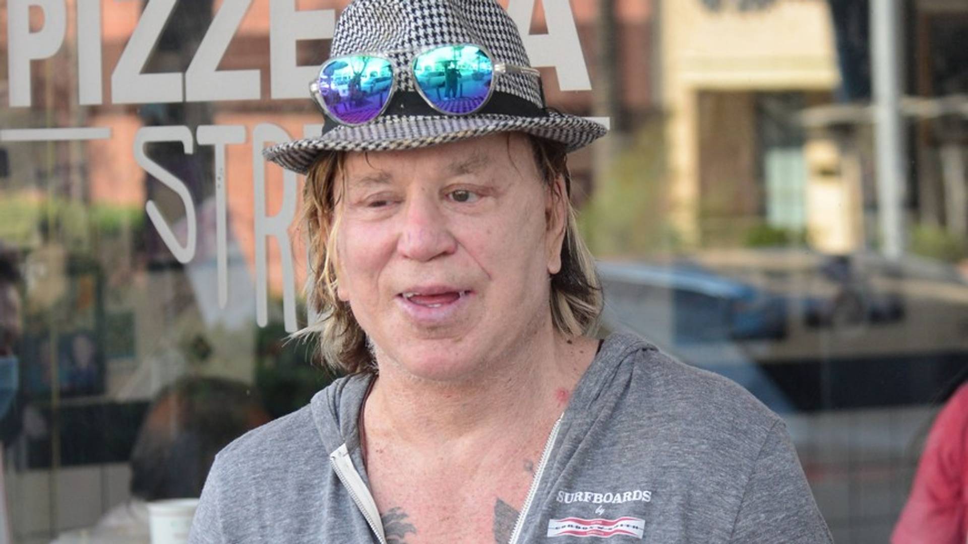 Miki Rurk ne liči na sebe posle gomile operacija Noizz