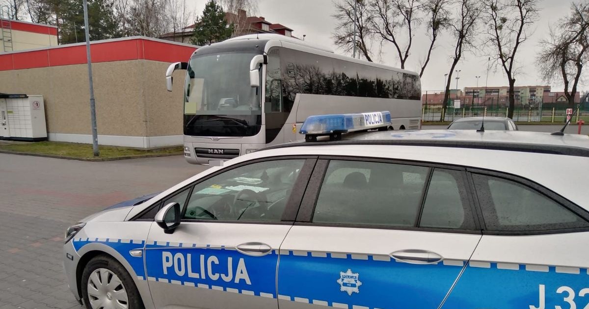 Wiózł dzieci po pijaku. Kierowca szkolnego busa stanie przed sądem