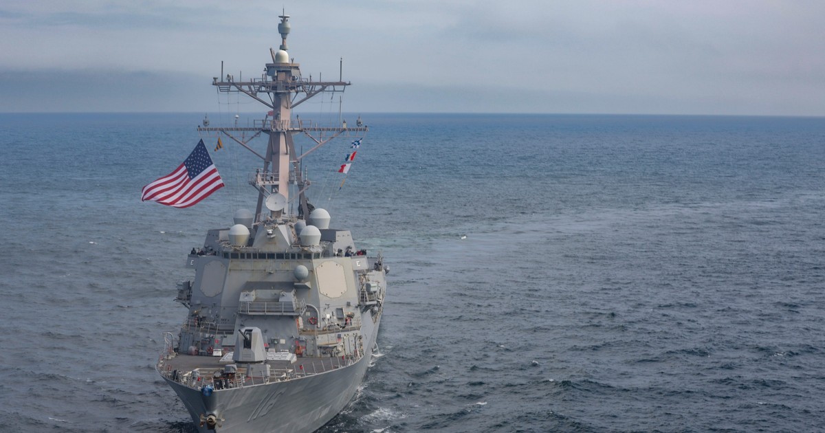 What it's like to spend the night aboard a combat-tested US Navy ...