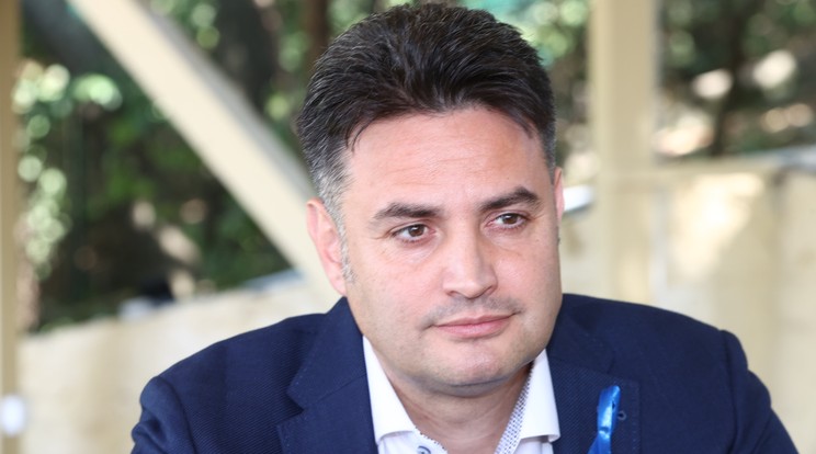 Márki-Zay Péter megvásárolná Rákay Philiptől a Navracsics Tibort ...