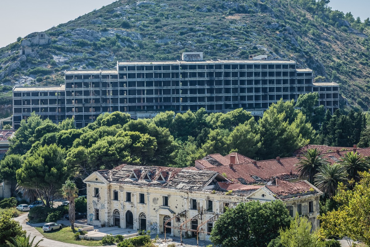 Najpoznatiji svetski jutjuber obišao titov zabranjeni grad: Nekada je ...