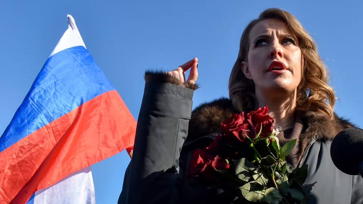 Ksenia Sobczak, celebrytka i delikatna krytyczka Putina, uciekła z ... Ksenia Sobczak, celebrytka i delikatna krytyczka Putina, uciekła z ...