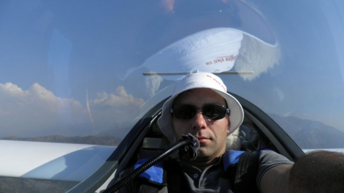 Kawa wciąż liderem szybowcowych MŚ - Podróże