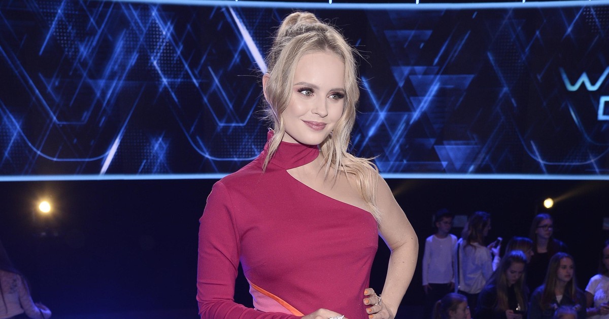 Ciężarna Kalicka w kusej sukience!