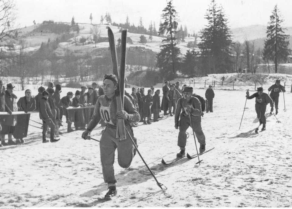 Worochta (Ukraina). "Narty, dancing, brydż" - tak się bawiono na ...