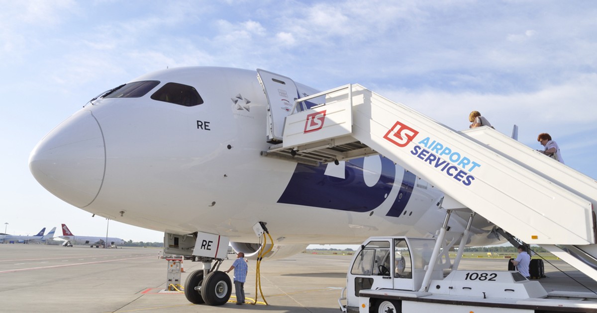 Odwołane loty PLL LOT - infolinia - Podróże