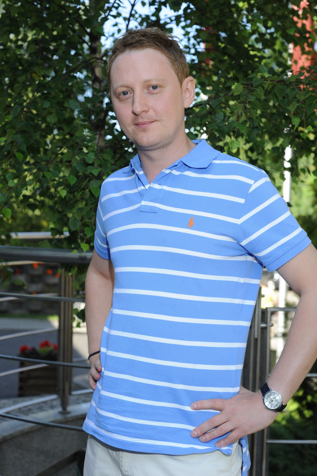 Rafał Olbrychski - co nowego u syna Daniela Olbrychskiego? Wiemy! - Plejada.pl