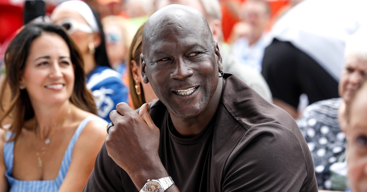 Michael Jordan has a new private jet — a $65 million Gulfstream G650ER ...