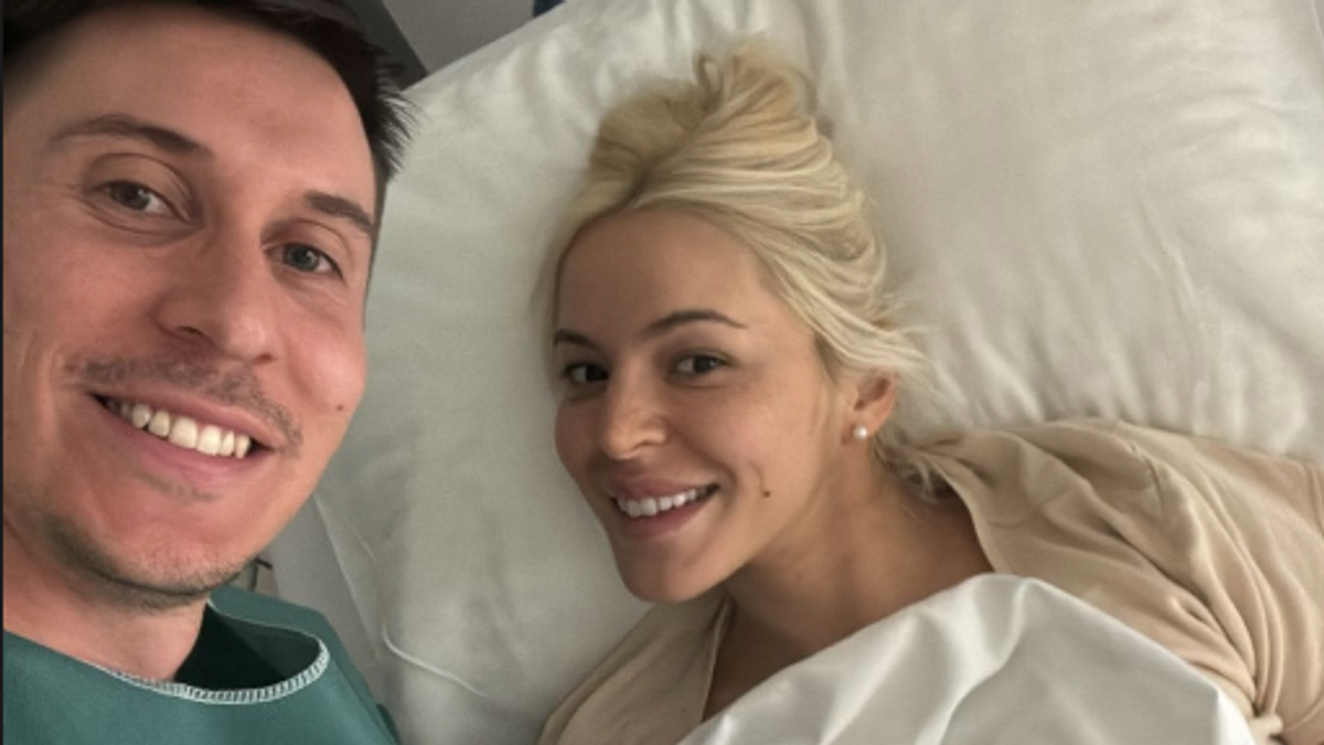 Porodila se bivša žena pevača "Magla benda": Na svet donela sina, podelila emotivnu sliku iz ...