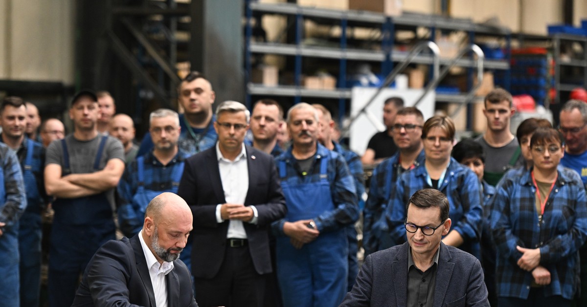 Premier: Przeznaczamy 800 mln zł dla zakładu "Bumar-Łabędy" na ...