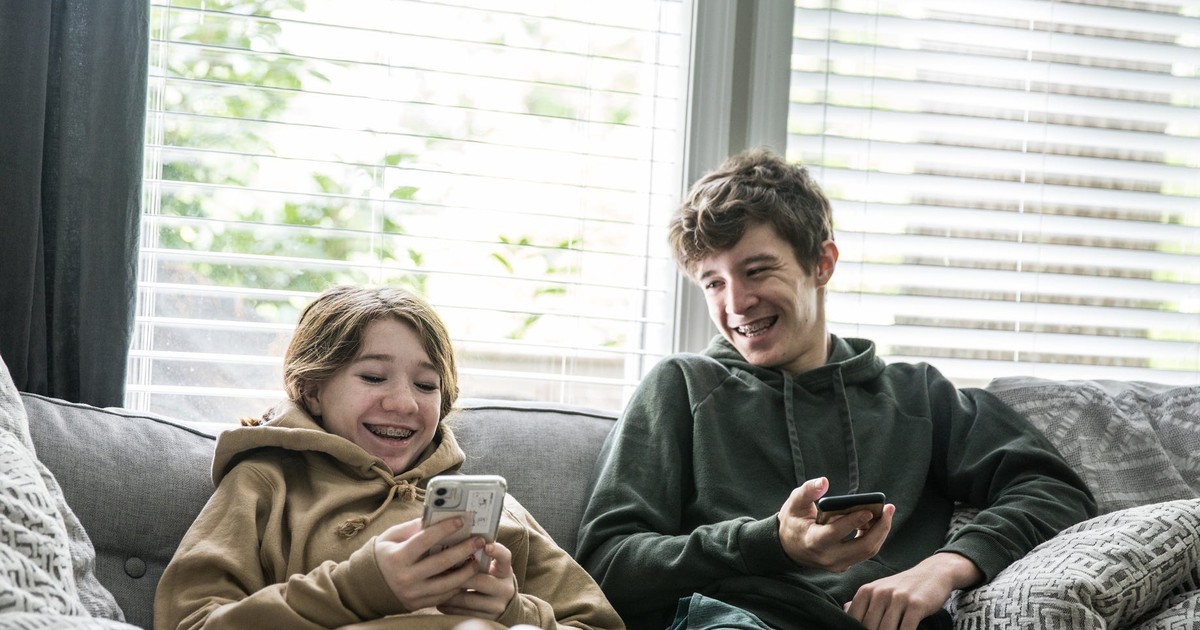 How to use Disney Plus GroupWatch emoji reactions while streaming ...