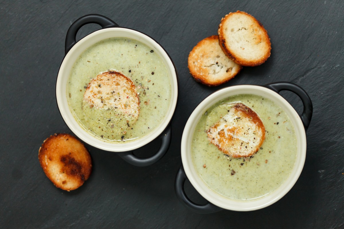 Rossz időben forró leves: készítsünk tejfölös cukkinikrémlevest ...