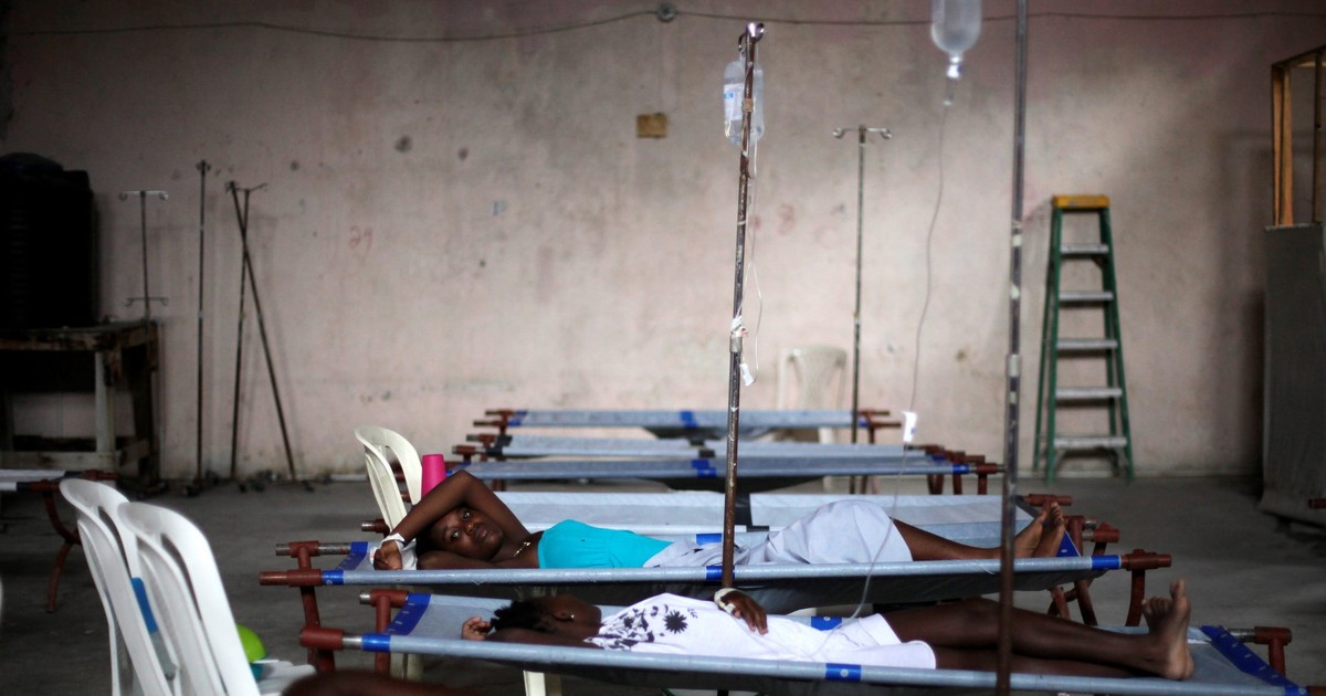 A new cholera outbreak is killing hundreds in Haiti. Scientists think ...