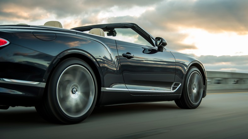 Robert Lewandowski pochwalił się nowym Bentleyem