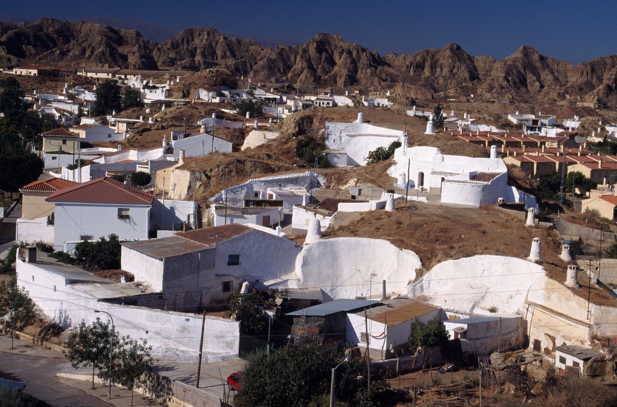 Špansko selo u kojem stanovnici žive POD ZEMLJOM