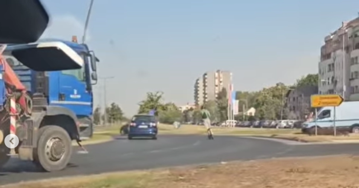 Upad u kružni tok: Novosađanin na električnom trotinetu razbesneo ...