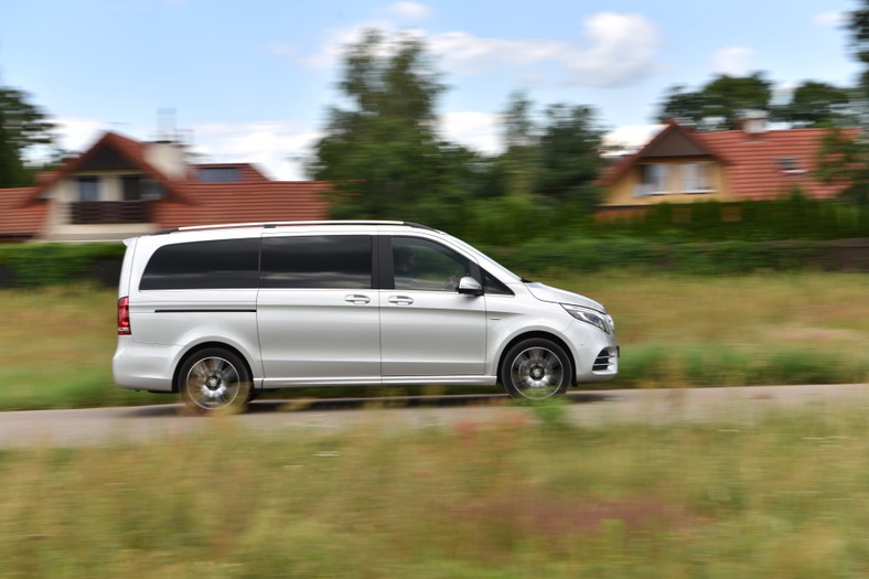 Mercedes V 250d – bardzo drogi busik | TEST