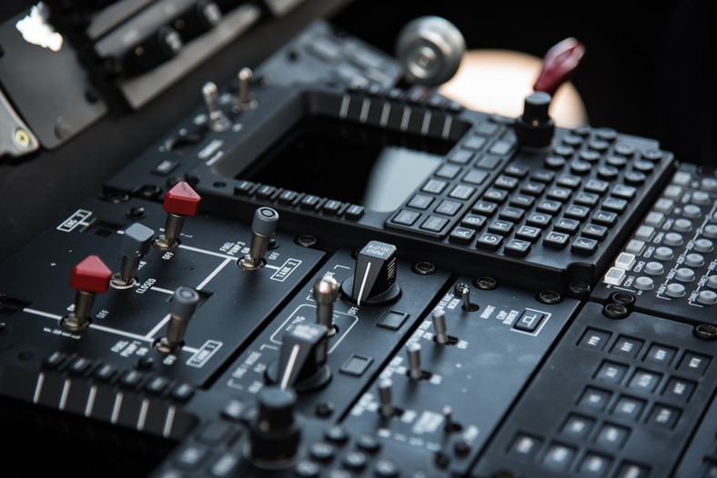 Flight Management System – komputerowe serce każdego samolotu. Jak ...
