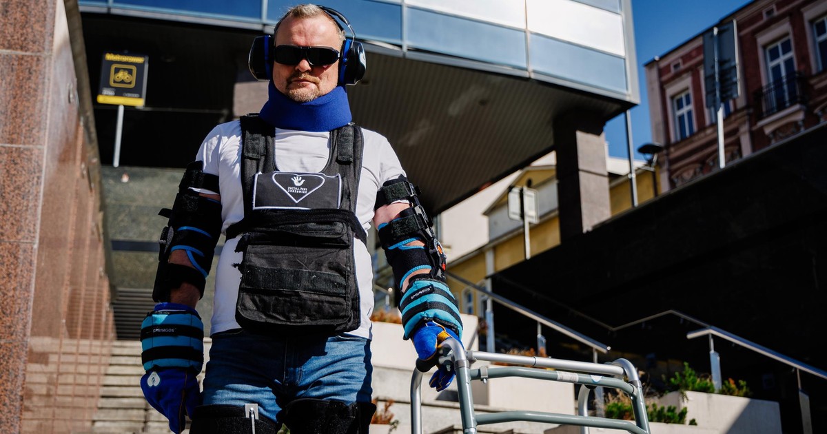 Prezydent Sosnowca w stroju cyborga. Wiemy, o co chodzi