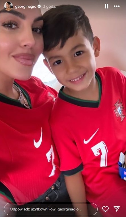 Partnerka Ronaldo z synem kibicuje Portugalii. Tak wygląda 7-letni ...