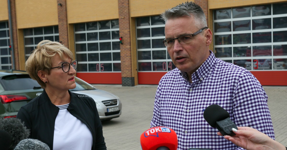 Konferencja prasowa w Zielonej Górze pełna spięć. "Pudruje pan ...