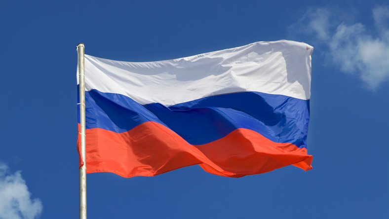 Flaga Rosji w ogniu. Moskwa żąda ukarania sprawców. Jest jedno "ale ...