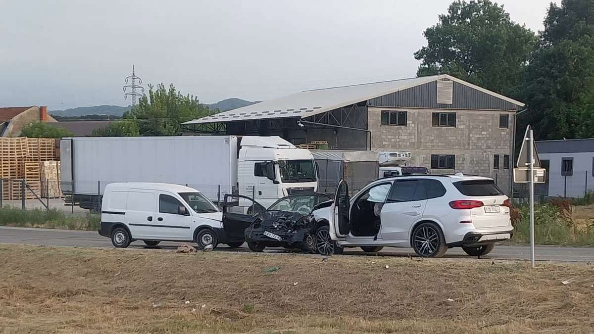 Majka i ćerka, povređene u udesu kod Zablaća: U stabilnom stanju primljene u bolnicu - Blic