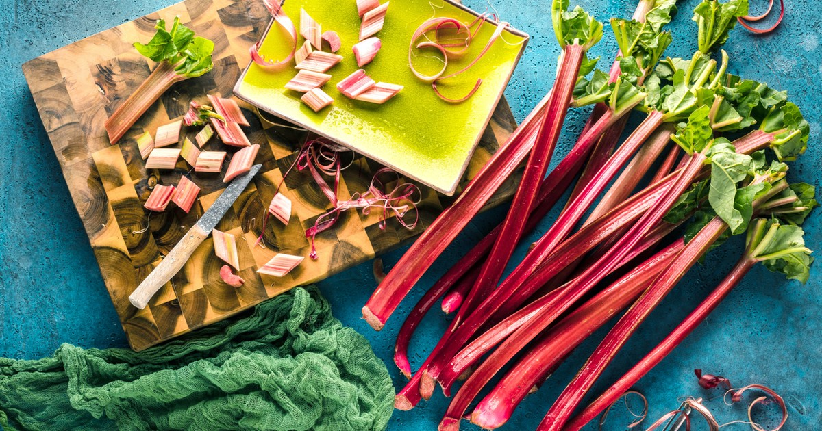 Rabarbar - właściwości, kaloryczność, przepisy - Onet Gotowanie