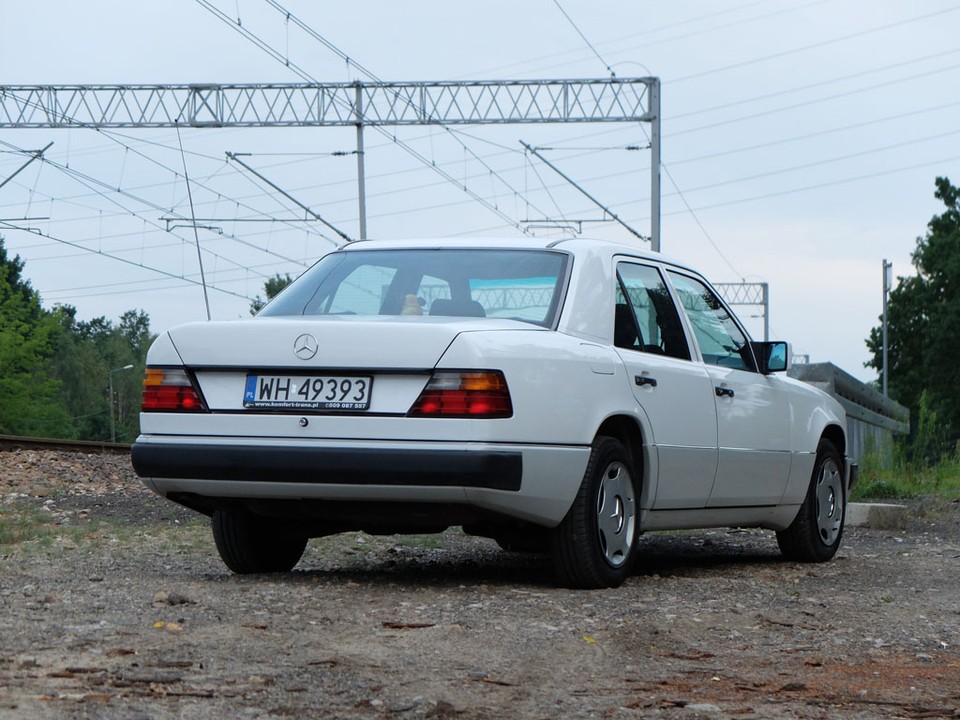 Mercedes W124 200D - klasyczny długodystansowiec