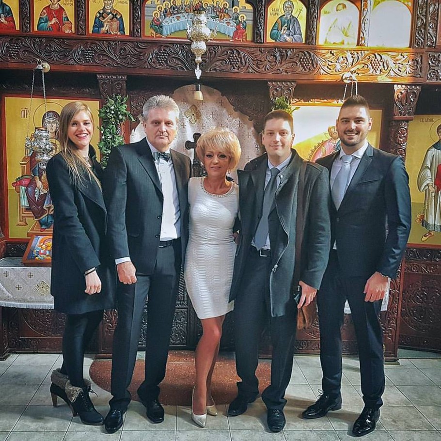 Ljuba Perućica Je Miljenik Dama A Pogledajte Kako Izgledaju Njegovi Roditelji Foto