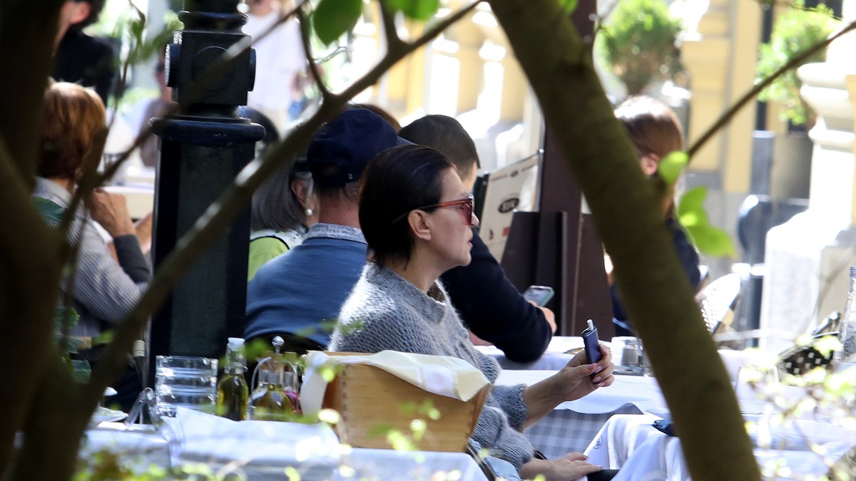 Danas je jedna od najpoznatijih pevačica, a radila je u butiku: Život joj se promenio kada je u ...