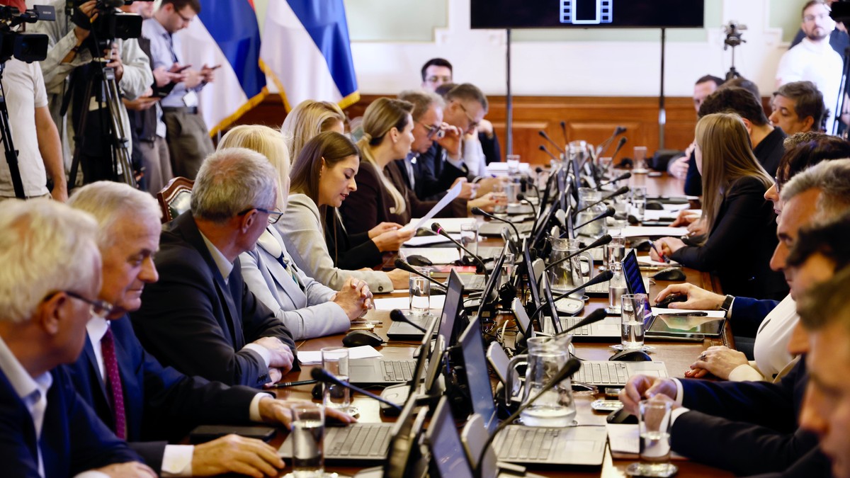 Sednica Odbora za kulturu i informisanje o kandidatima za savet REM-a ...