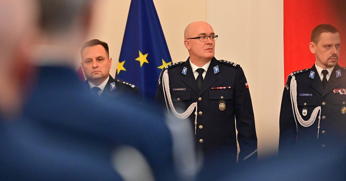 Zmiany w podlaskiej policji. Komendanci odchodzą na "zasłużoną emeryturę" - Wiadomości