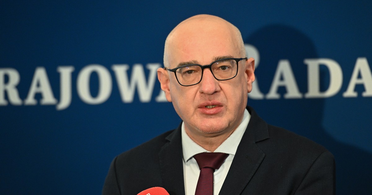 Śledztwo w sprawie "zamachu stanu". Prokurator Ostrowski zawieszony - Wiadomości