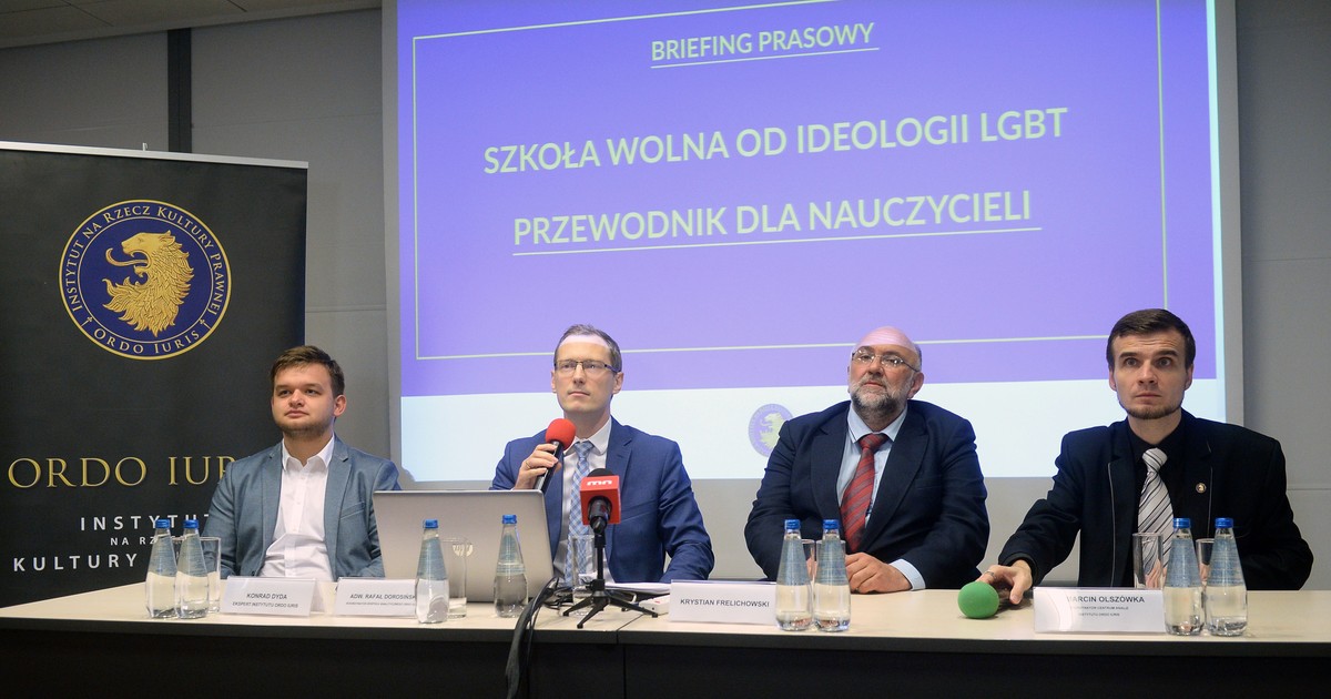 Ordo Iuris publikuje przewodnik dla nauczycieli - Kobieta