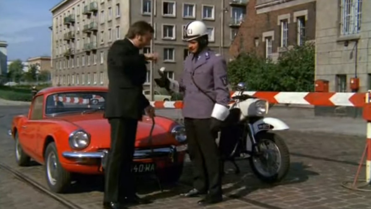 "Nie lubię poniedziałku" Tadeusza Chmielewskiego: komedia z głowy - Film