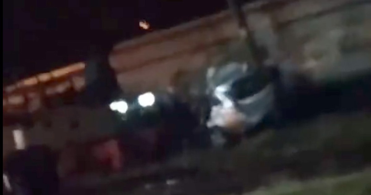 Nesreća u Vreocima: Voz naleteo na automobil, potuno ga zgužvao - Blic