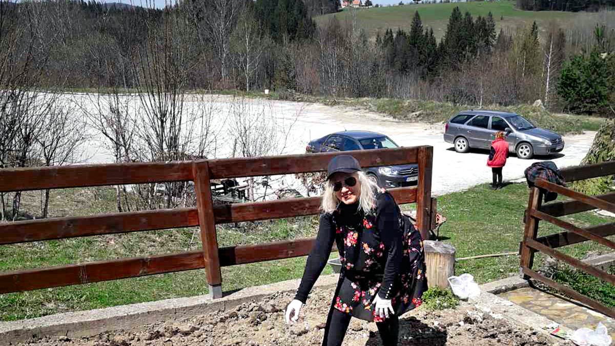 folk pevacica kredit - Blic