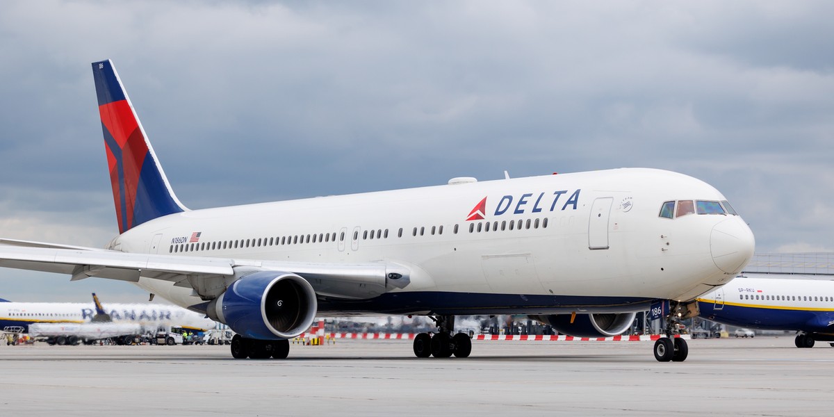 Skandal w amerykańskim samolocie. Kobieta wyrzucona z pokładu - Podróże