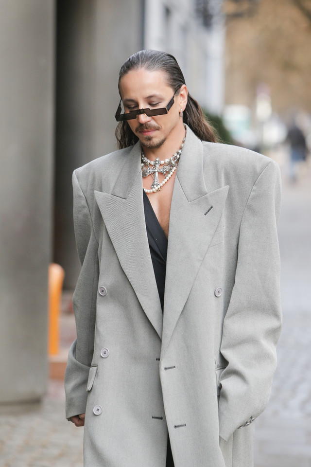 "Drag Me Out". Anna Mucha w ekstrawaganckiej stylizacji. "Nudno już ...