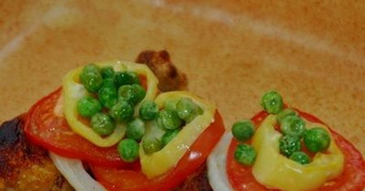 Zöldséges csirkecomb római tálban recept