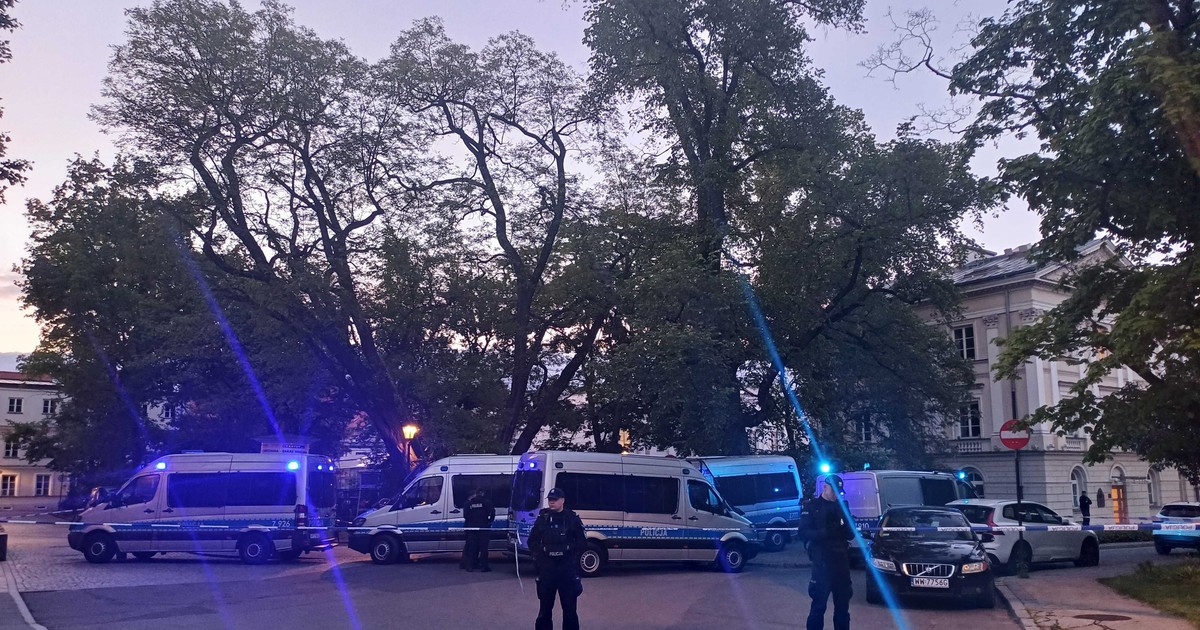 Brutalny atak na kampusie UW. Policja zabezpieczyła nagrania - Wiadomości