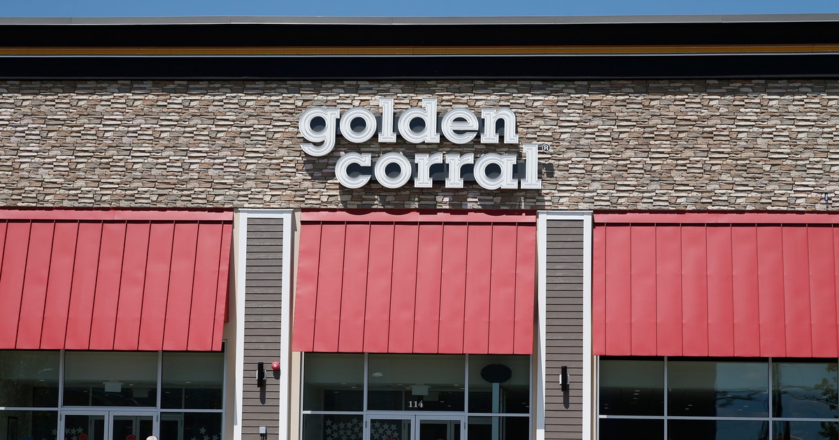 A woman documented the 12 hours she spent at a Golden Corral slogging ...