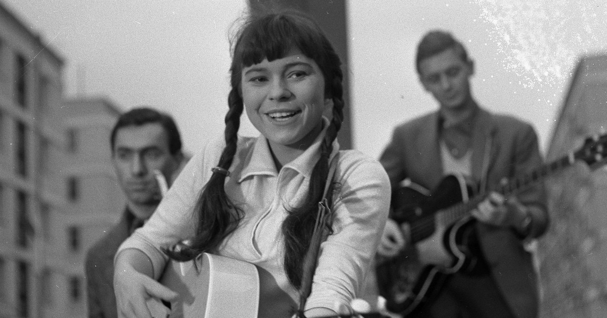 Legendy PRL. To ich kochały miliony. Karin Stanek – dziewczyna z gitarą ...