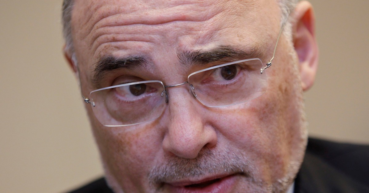 HP's former CEO says he would have abandoned the calamitous $11 billion ...